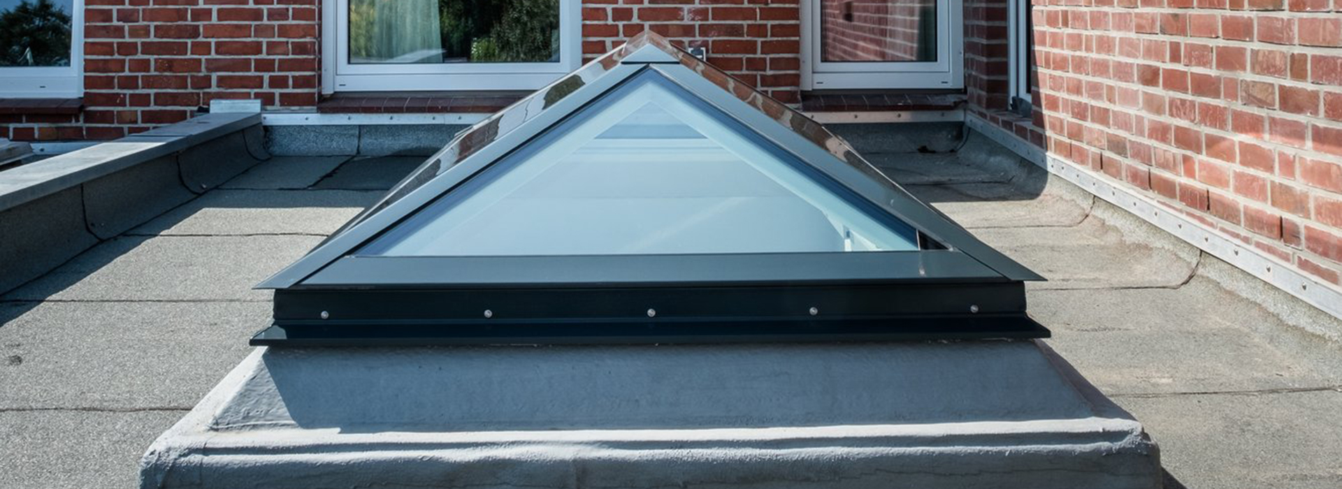 roof lantern glass pyramid skylight in flat roof | LAMILUX